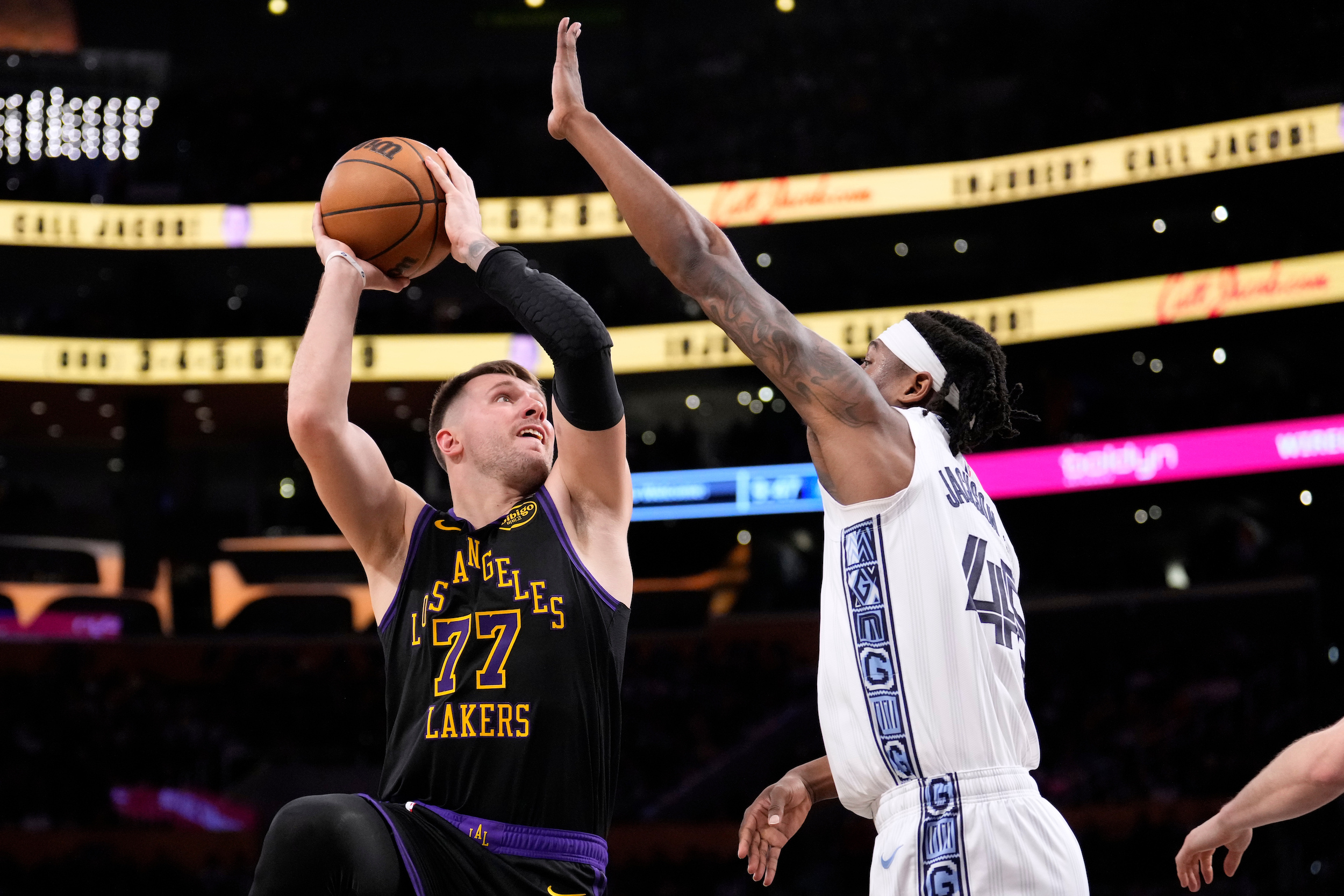 Lakers’ Luka, LeBron score 30+ each for 1st time this NBA season