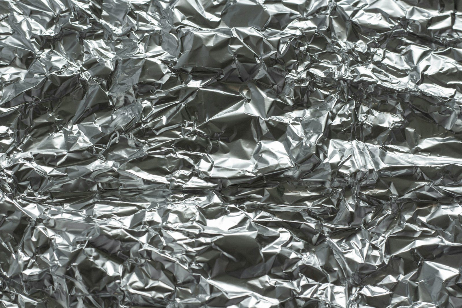 5 things you can do with aluminum foil that actually work