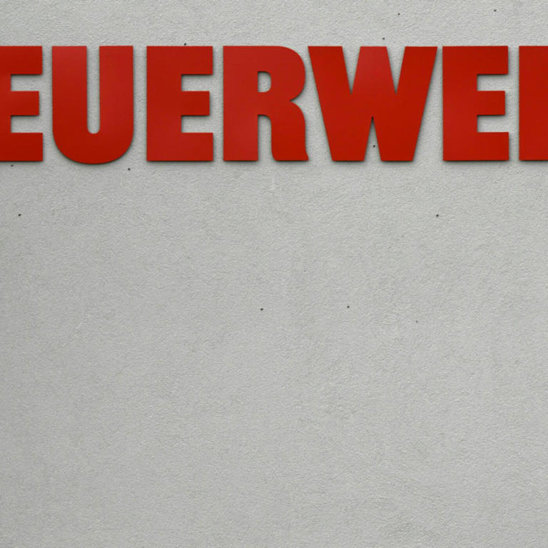 Familie saß in Vorarlberg in abgerutschtem Auto fest