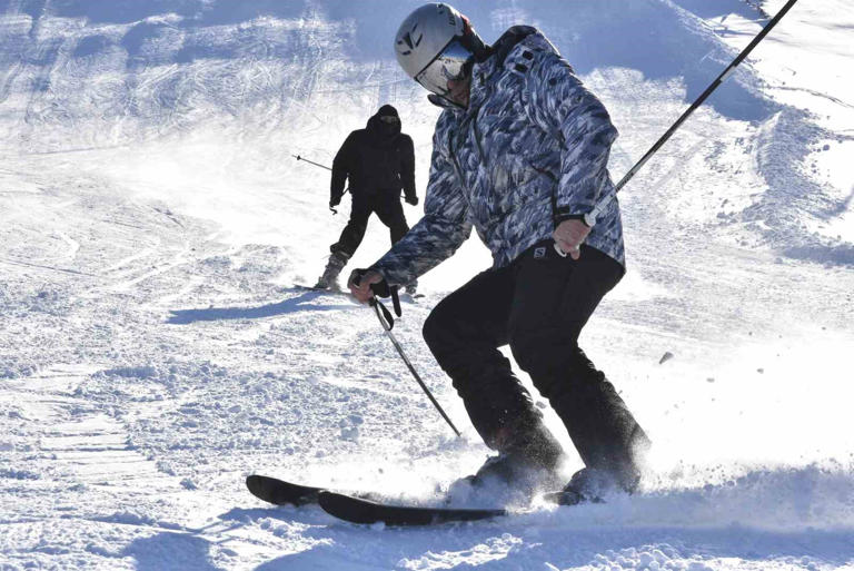 Kar yağışı sonrası Bitlis’te kayak tesislerinde yoğunluk