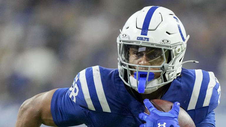 Dark horse could steal rushing title from Bills' James Cook in NFL's ...