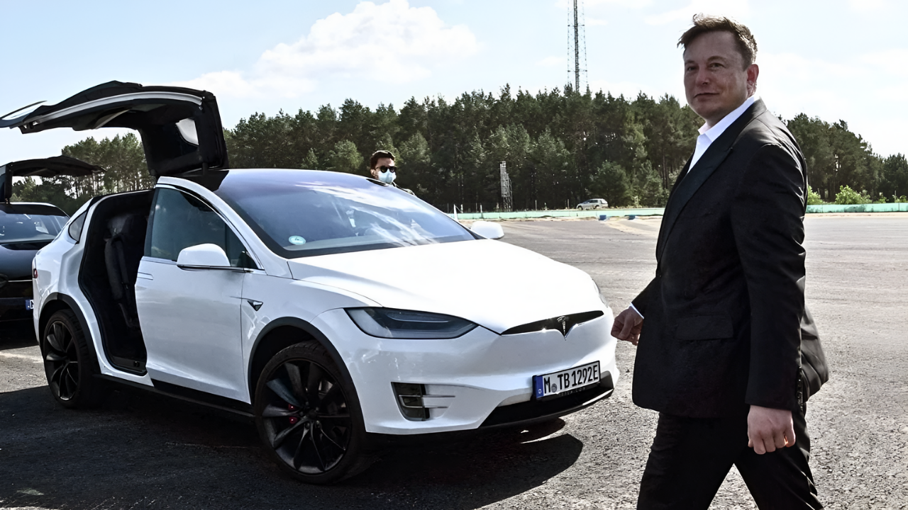 US investigates 179,000 Teslas after futuristic door design raises ...