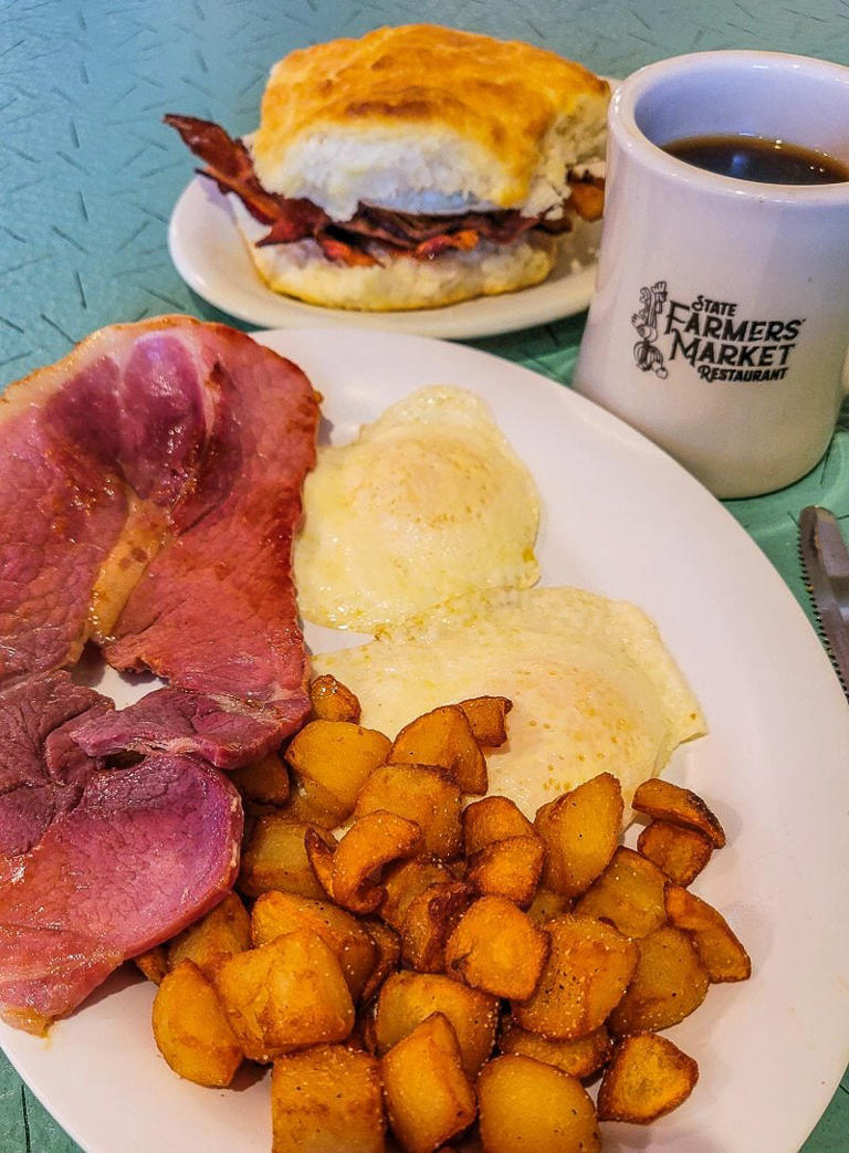 Bites inside the beltline: Fun places to eat in Raleigh [58 top options!]