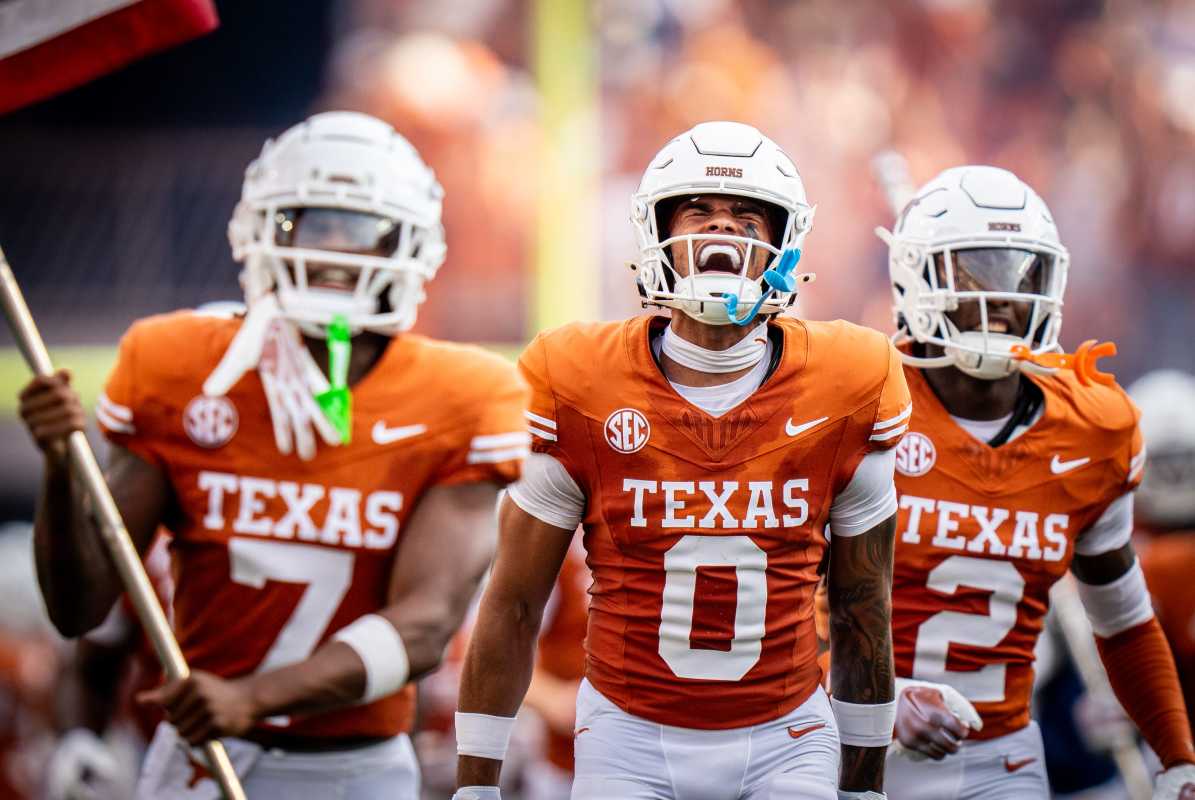 Texas WR DeAndre Moore Jr. visits Kentucky — and it says a lot about ...