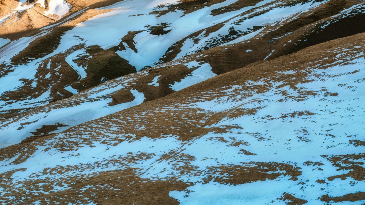 Iceland issues 1st security alert as Atlantic current weakens