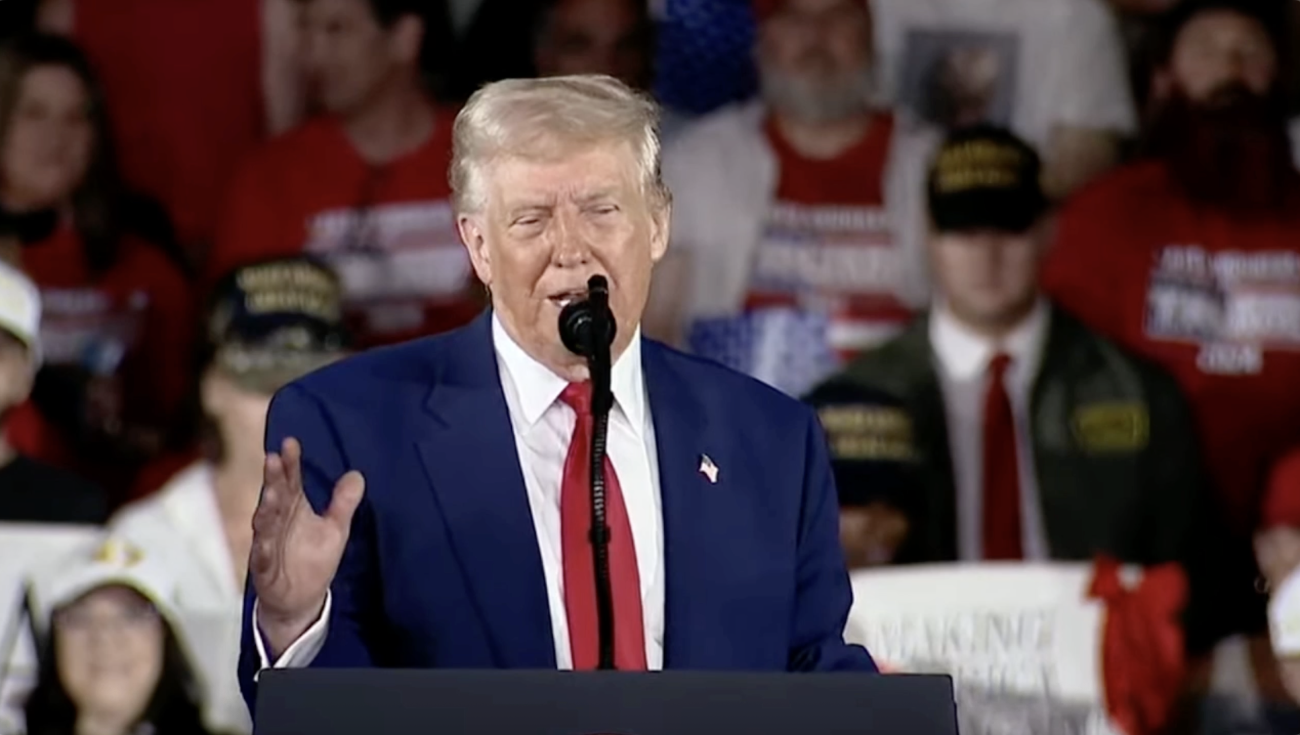 'Uhhh': Trump shows signs of cognitive decline, struggles to find his ...