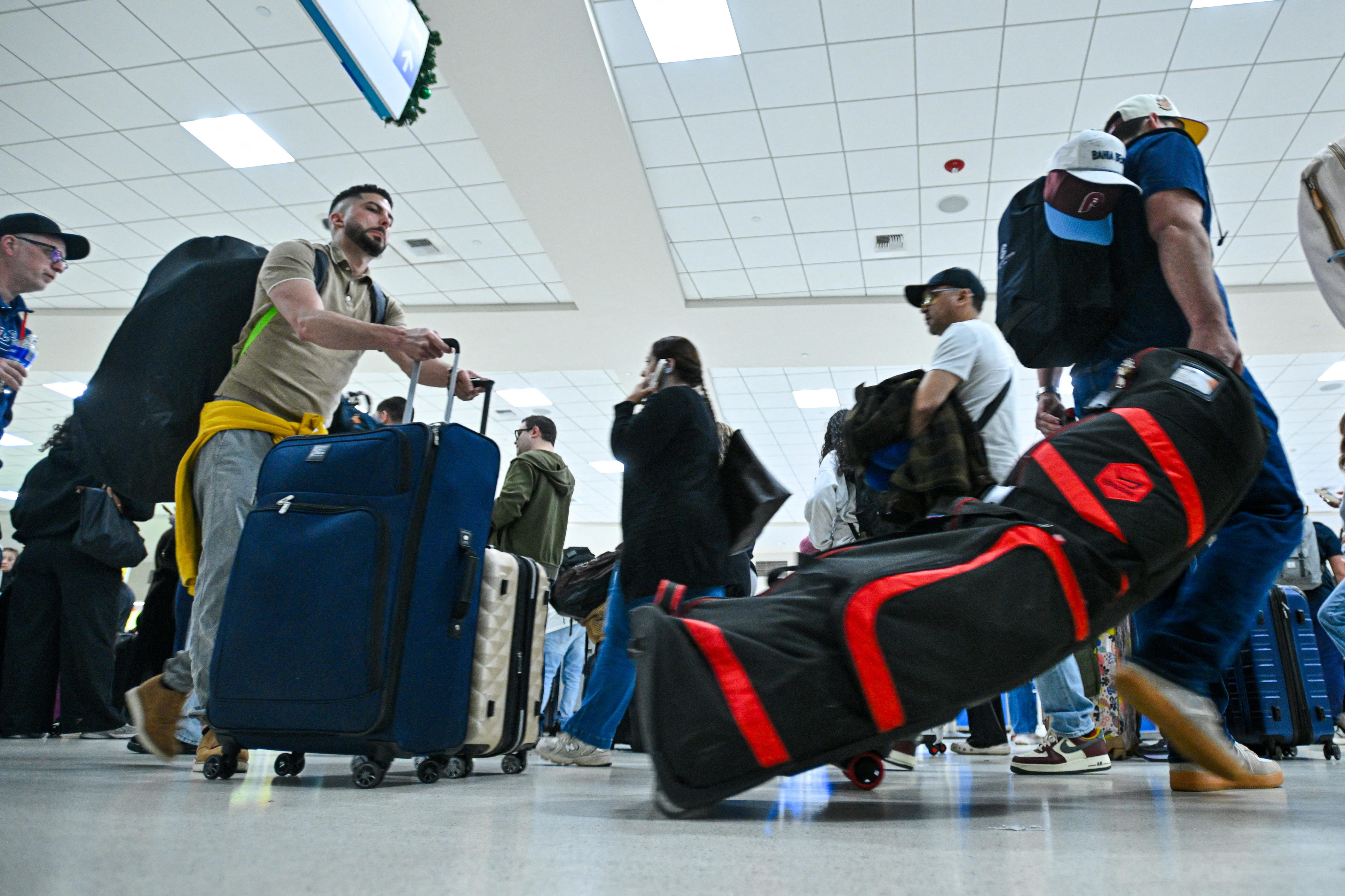 Canceled flights in Caribbean set to resume after US strikes Venezuela