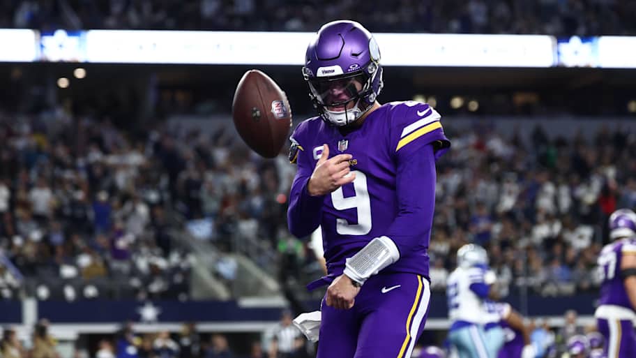 Vikings will reportedly 'explore established options' at quarterback