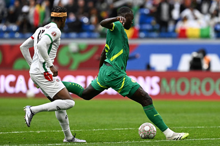 Senegal 2-1 Sudan: Papa Gueye at the double for Lions - Live