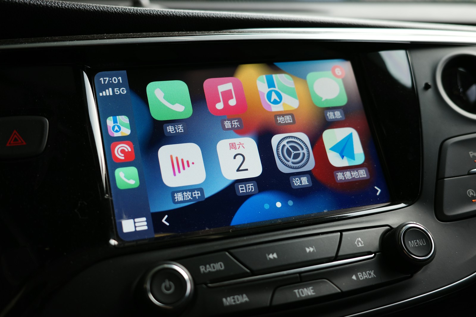 This plug-and-play device adds wireless Apple CarPlay to almost any car