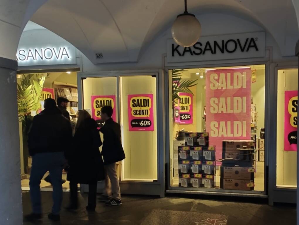 Saldi invernali al via: Chiavari capofila