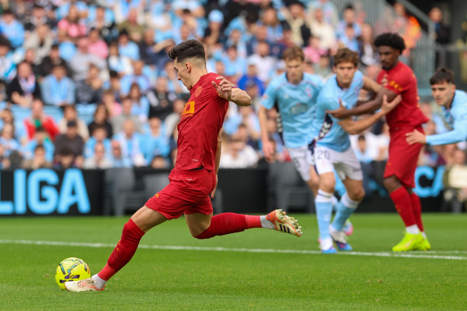 4-1. El Celta golea al Valencia y deja tocado a Corberán