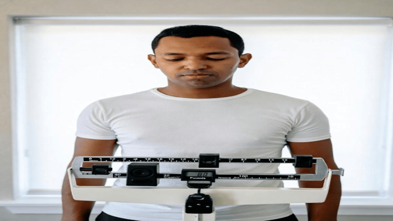The smart way to lose 2 pounds a week without burning out, according to ...