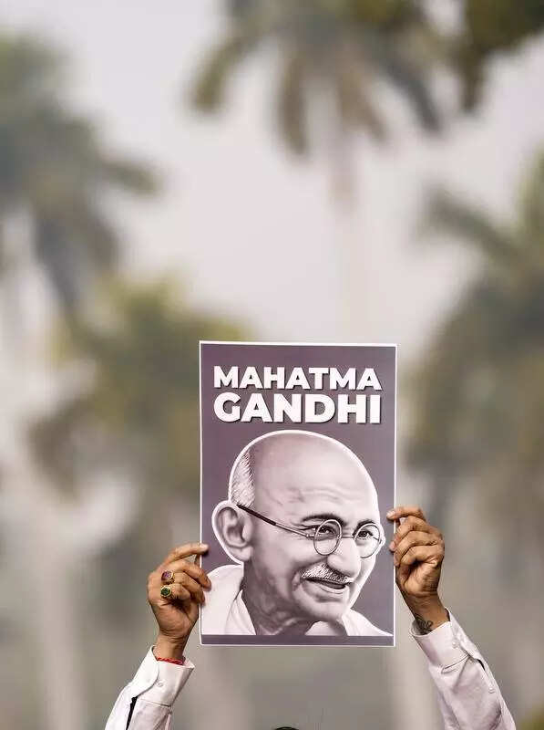 AAP protest in Fatehgarh Sahib against MGNREGA renaming