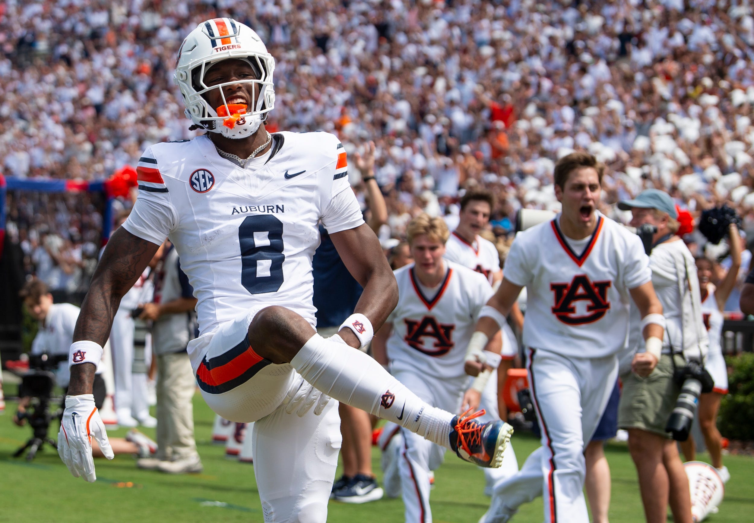 Texas football transfer portal rumors: Big names visit Austin