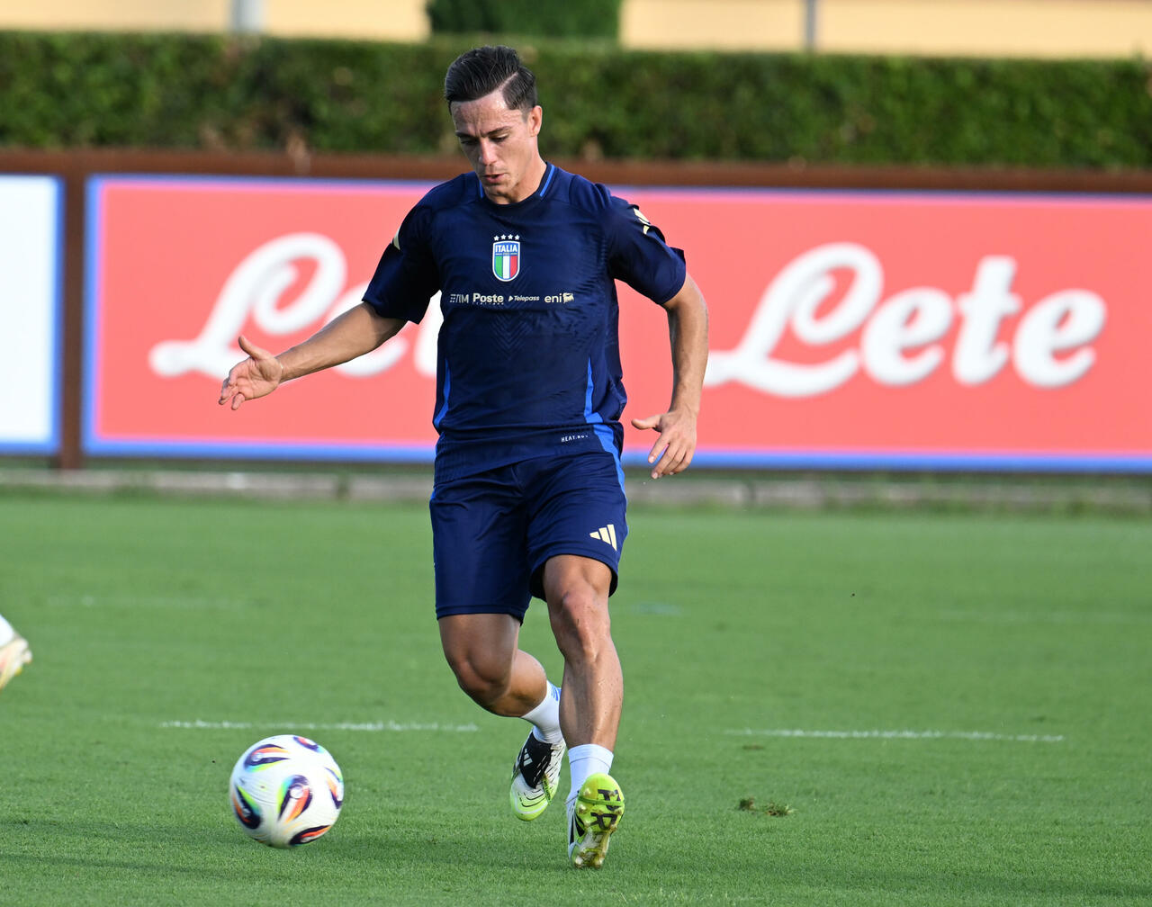 Roma, obiettivo Raspadori: la storia dell'attaccante azzurro, dai due ...