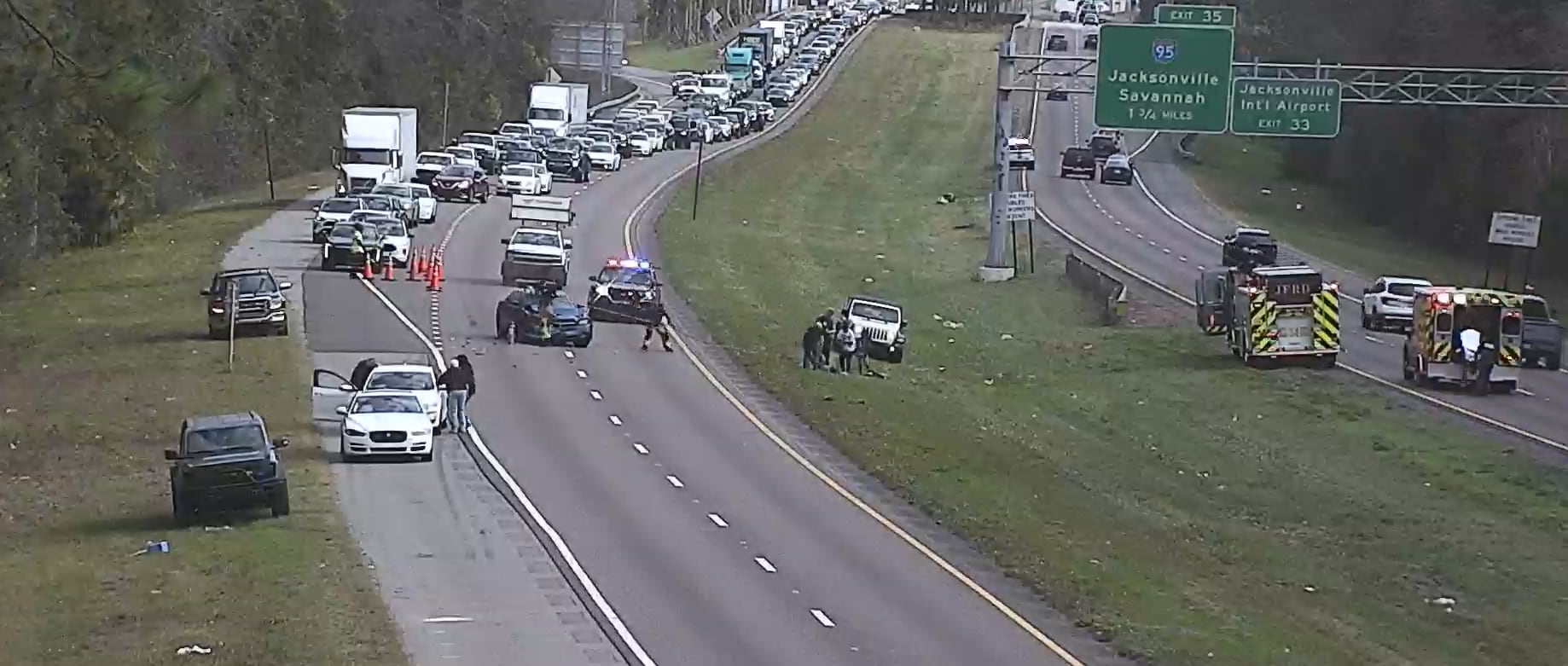 Traffic alert: Crash blocks lanes on I-295 W south near Duval Road