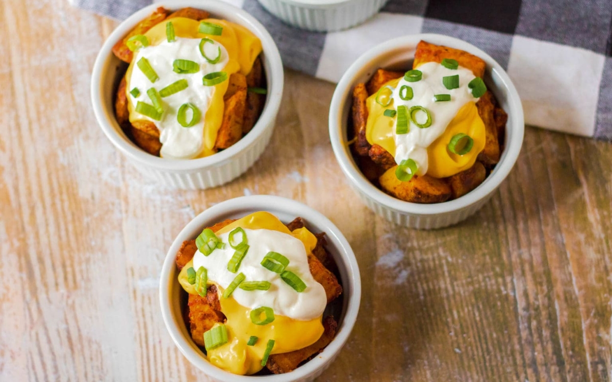22 cheesy recipes that go all in on the ooey gooey goodness