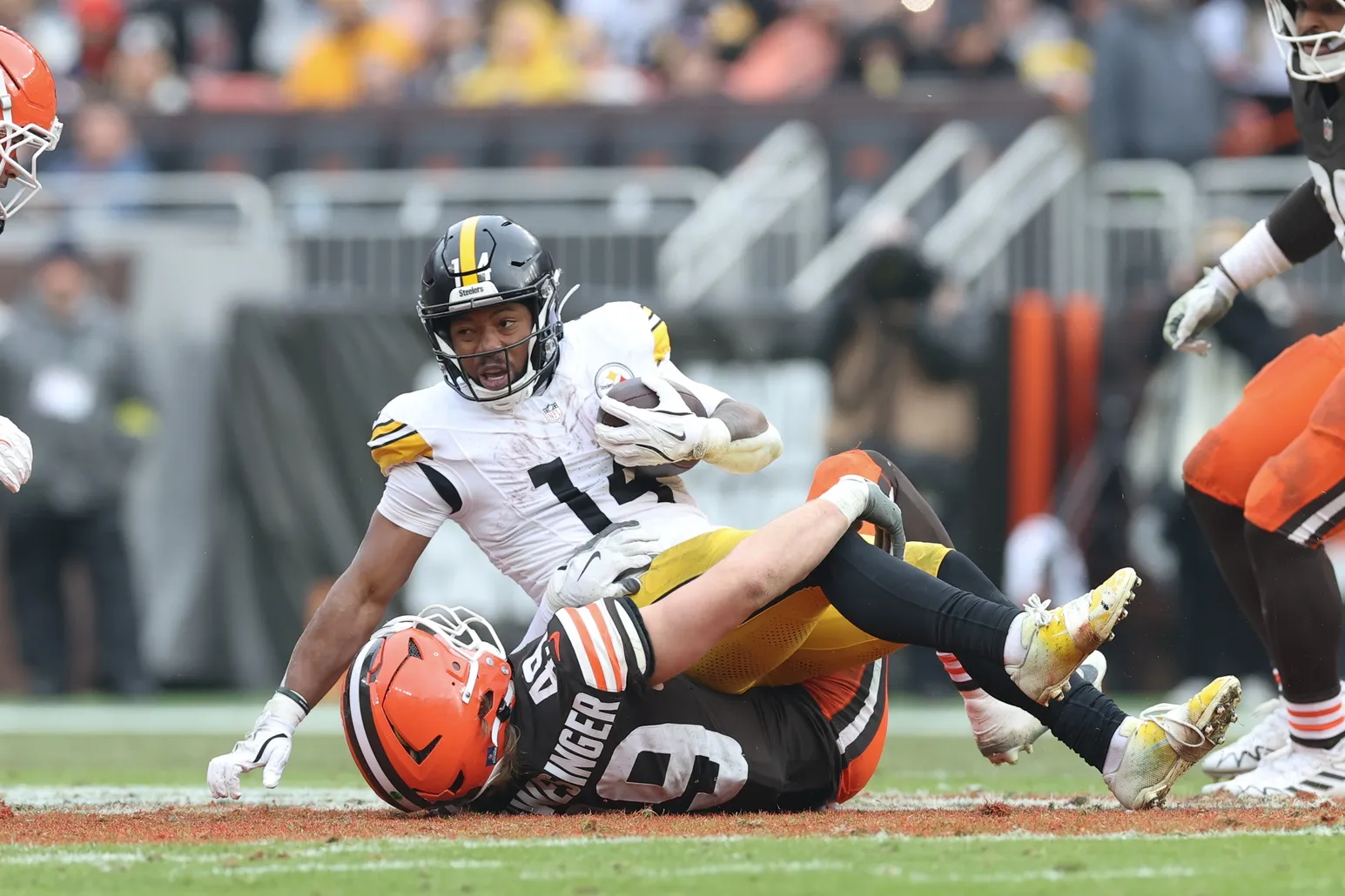 Steelers face win-or-go-home clash with Ravens as Gainwell shines