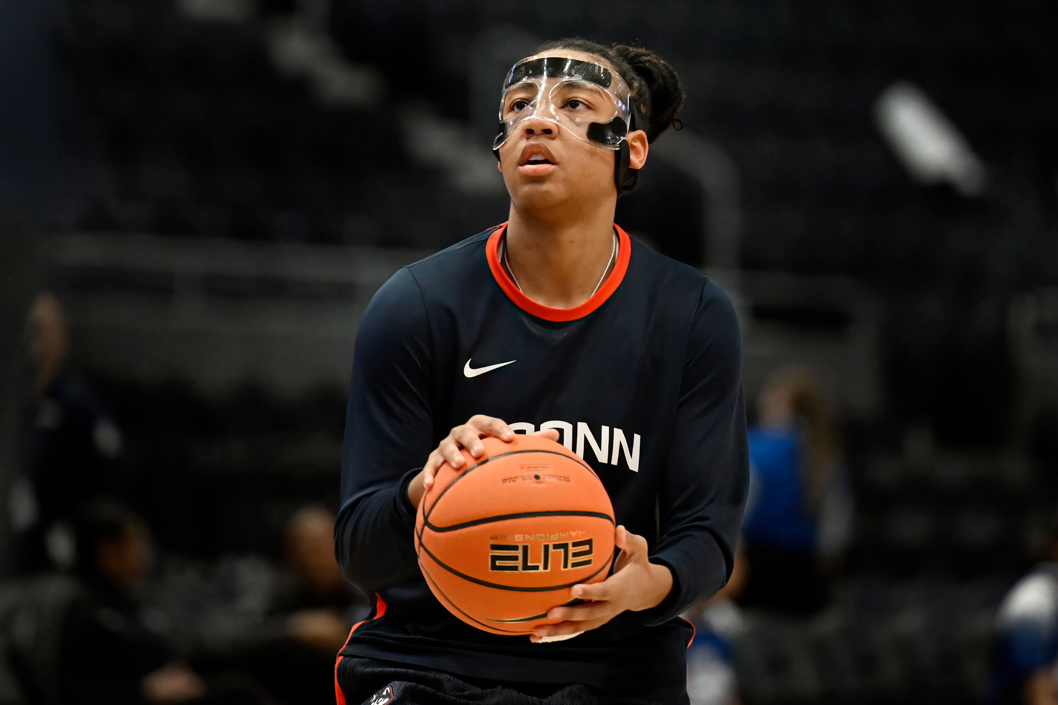 Sarah Strong, Azzi Fudd lead No. 1 UConn to 31st win in a row with 84 ...