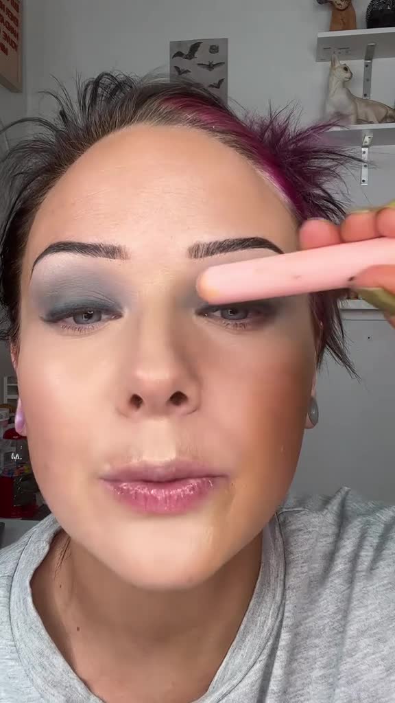 Makeup terms explained eyeliner bleeding cut crease and baking