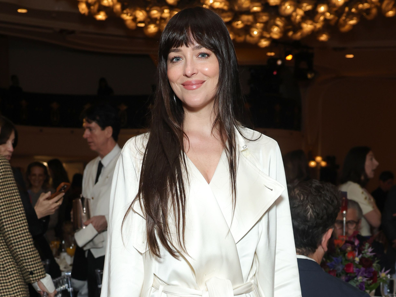 Der edelste Mantel-Trend im Winter 2026 ist...