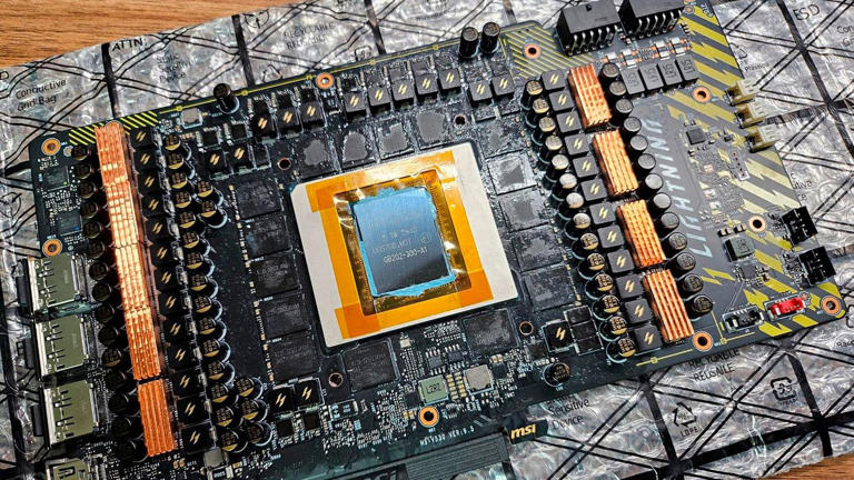 MSI’s RTX 5090 Lightning shatters GPU records before launch — 40-phase ...