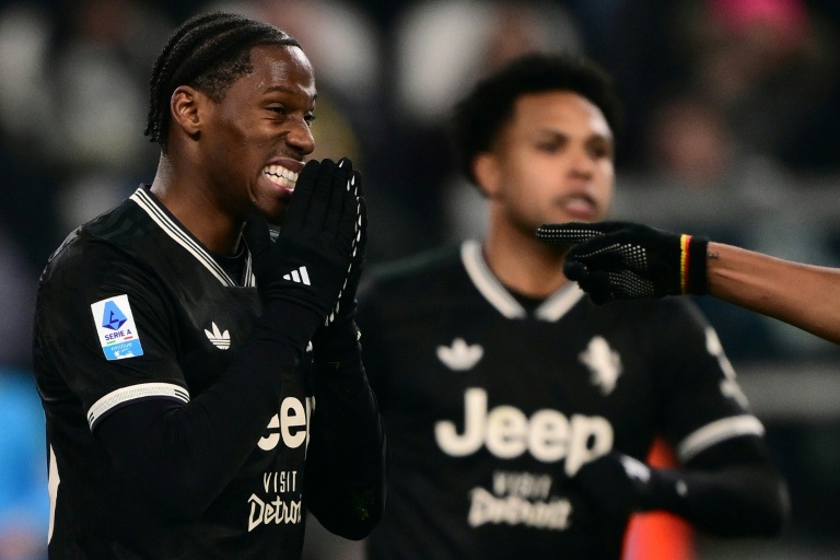 Juventus held by lowly Lecce as David fluffs panenka