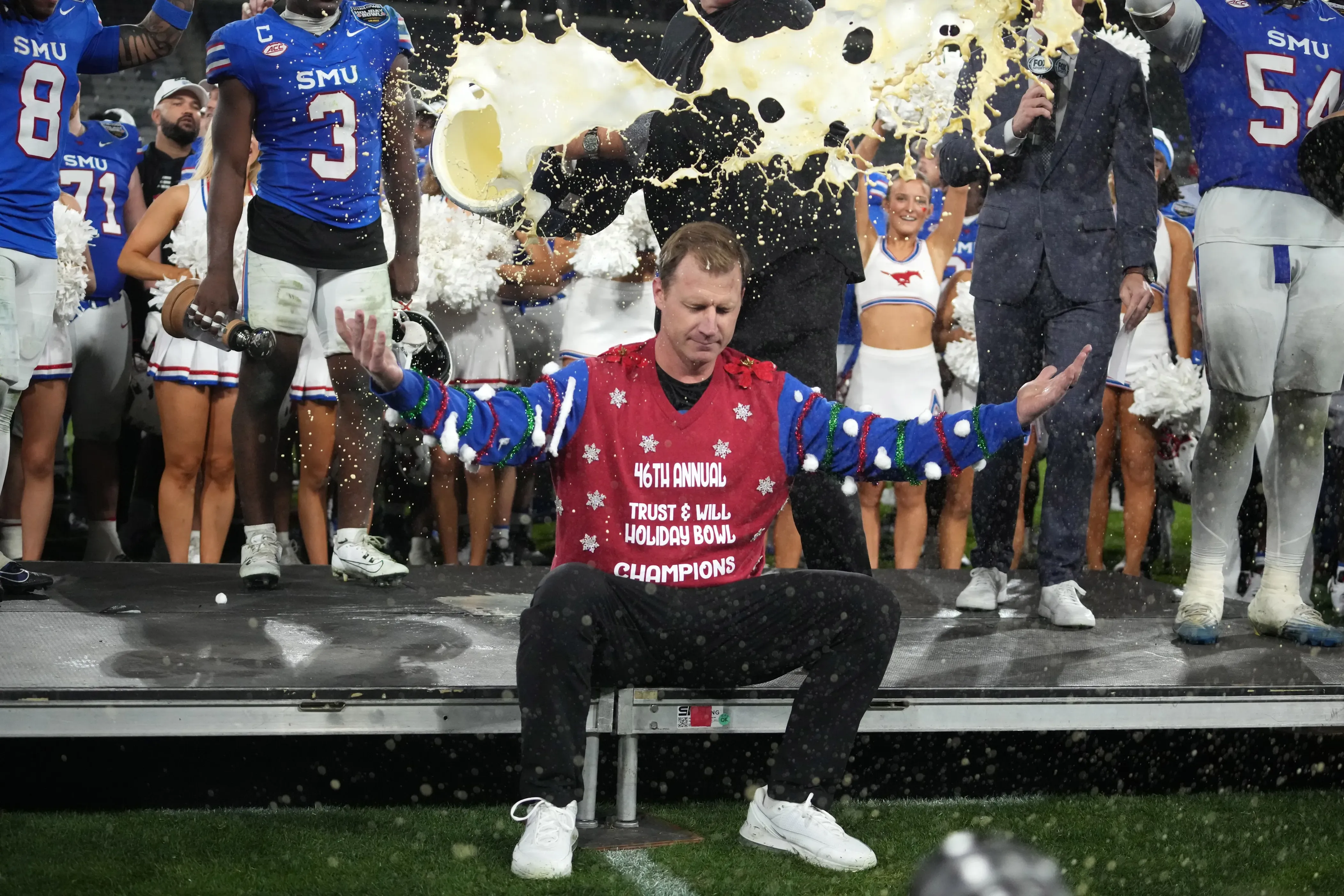 SMU survives Arizona rally to win Holiday Bowl 24–19