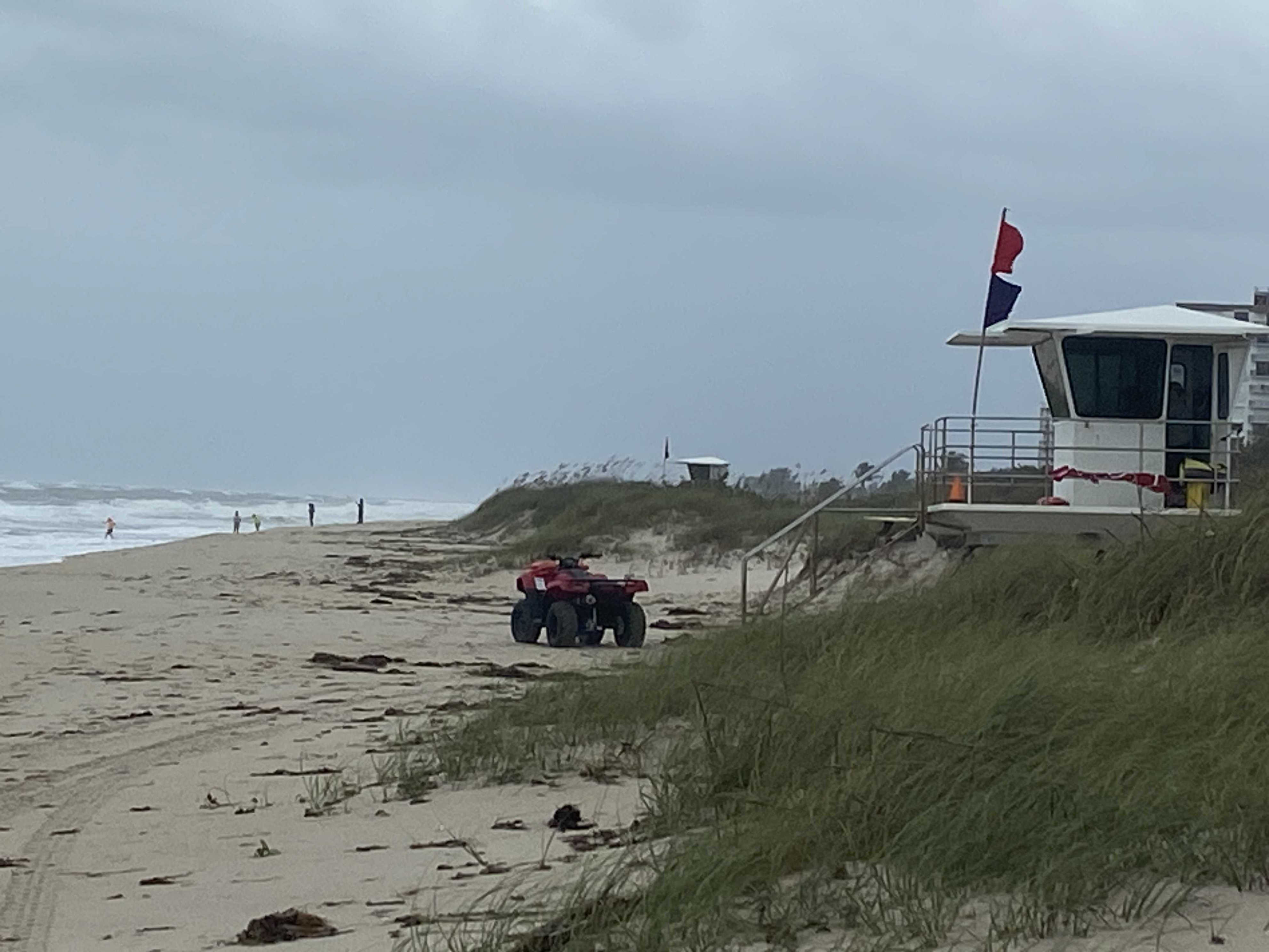 Pepper Park Beach evacuated after diver finds mortar