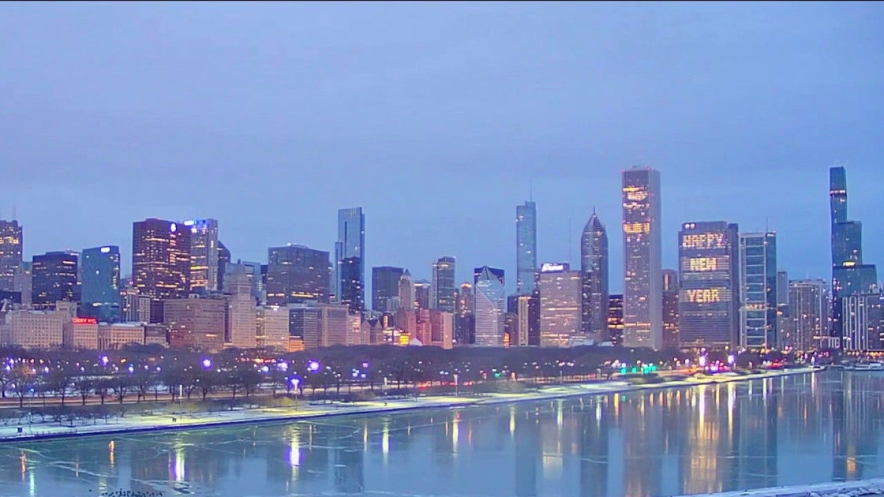 Chicago weather: Slightly colder-than-normal temps, mostly no snow