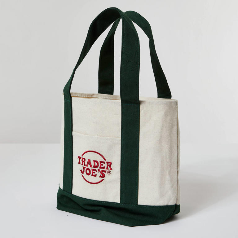 How a $3 grocery bag became an international status symbol