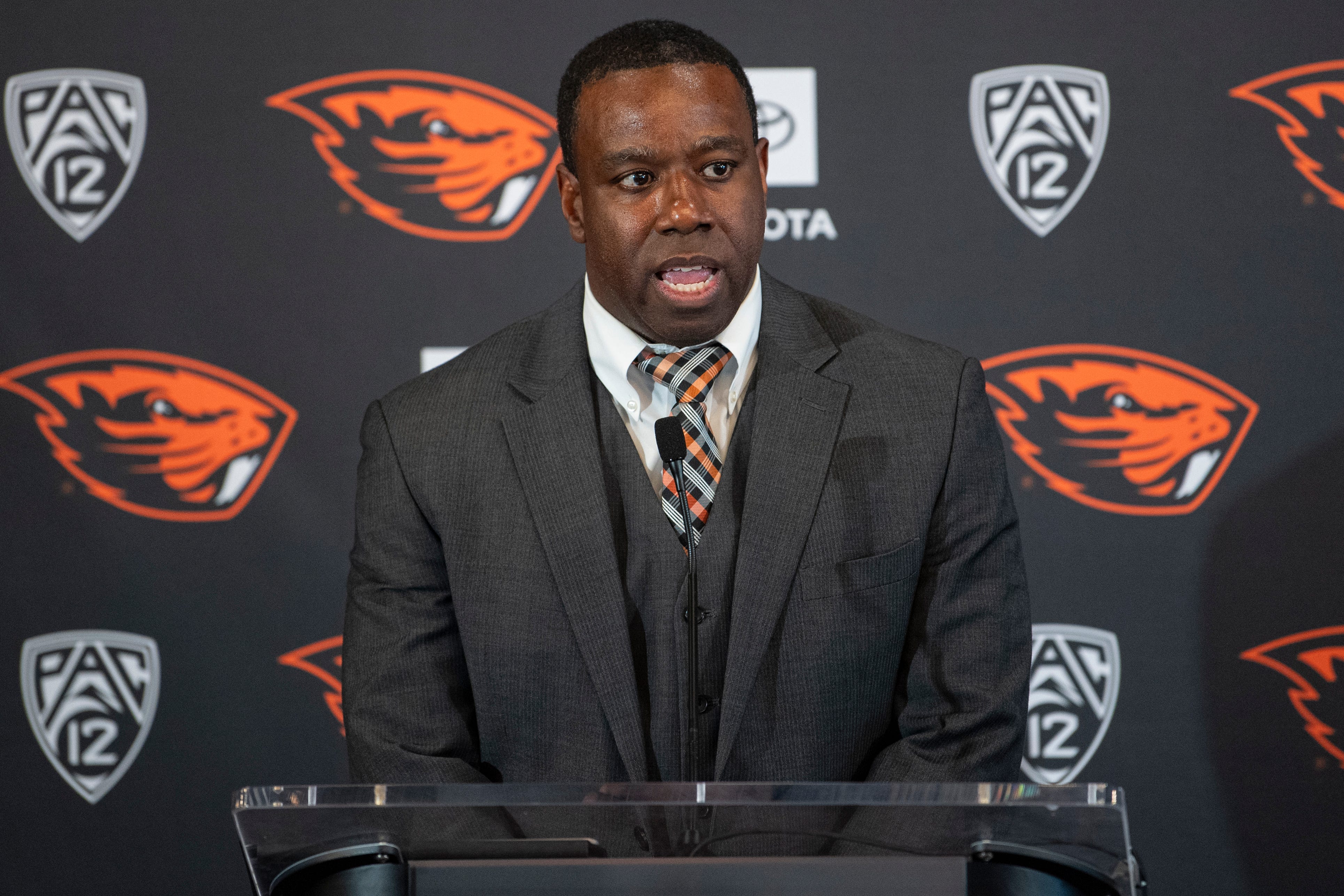 Who's in and out in Oregon State football transfer portal tracker?