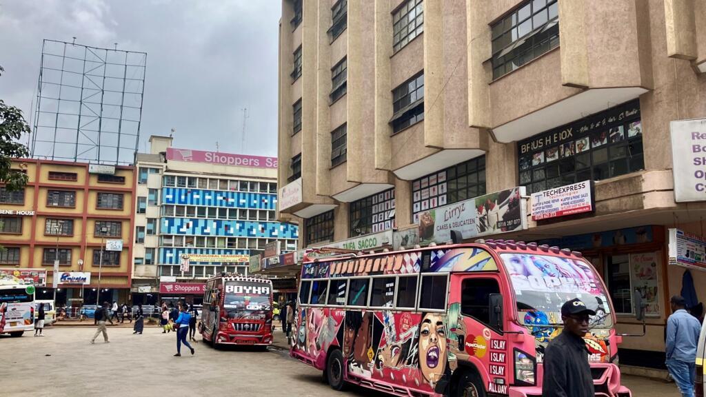 Kenya: plainte déposée pour interdire la musique dans les bus ...