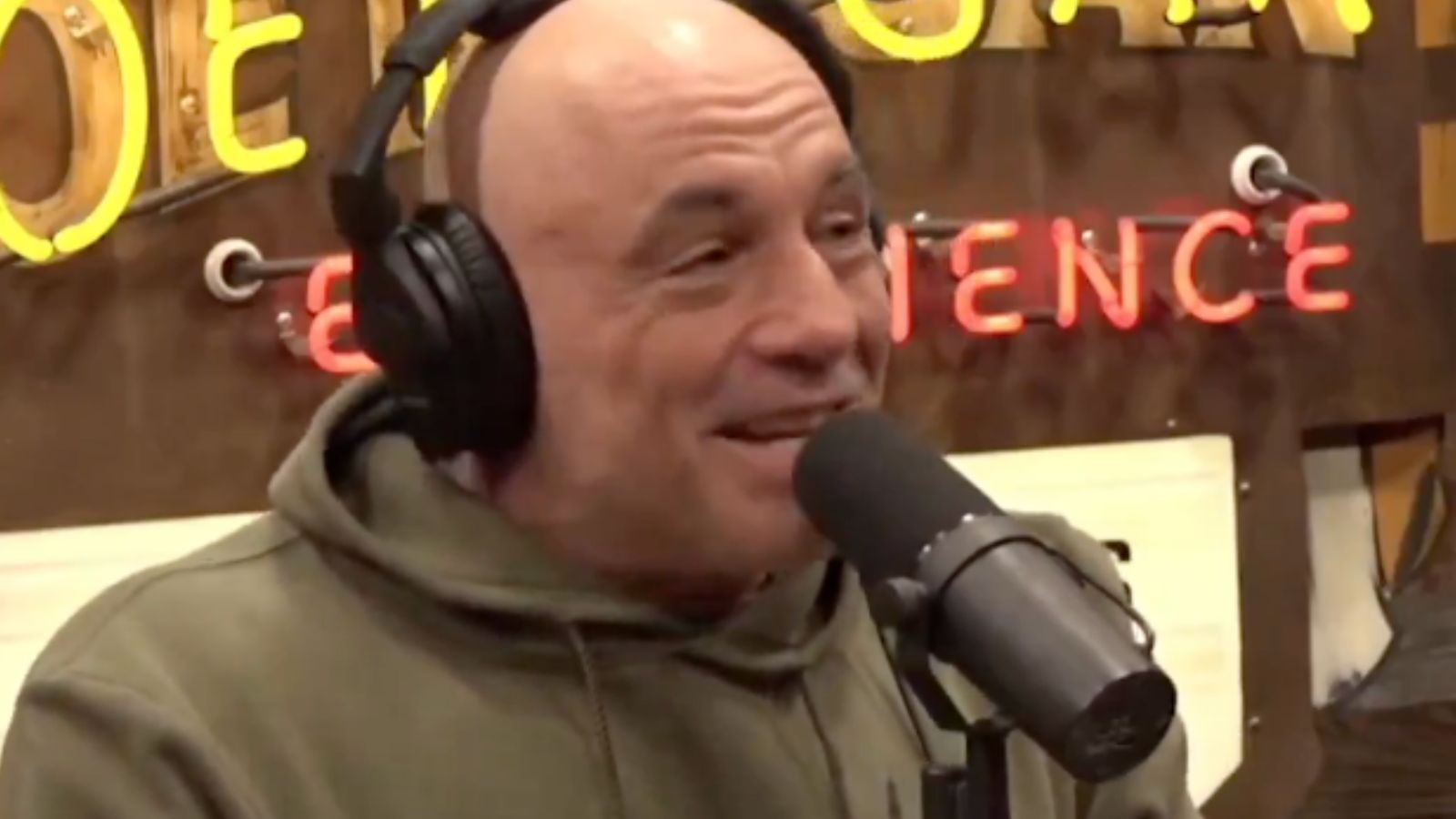 Joe Rogan breaks down Gable Steveson’s speed and why it separates him ...