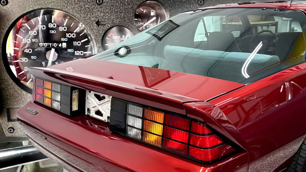 Camaro IROC-Z Held in Garage for 37 Years, Now Demanding Supercar Price