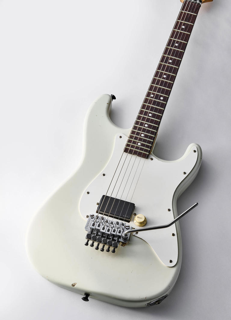 Unorthodox, powered by EMGs, Gary Moore's 1982 Charvel San Dimas was ...