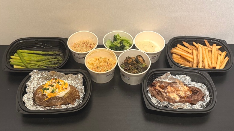 We've tried every LongHorn Steakhouse side. Here's why the mac and ...