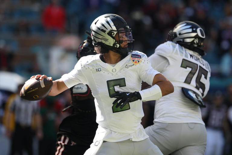 ESPN's latest 2026 NFL mock draft includes four Ducks