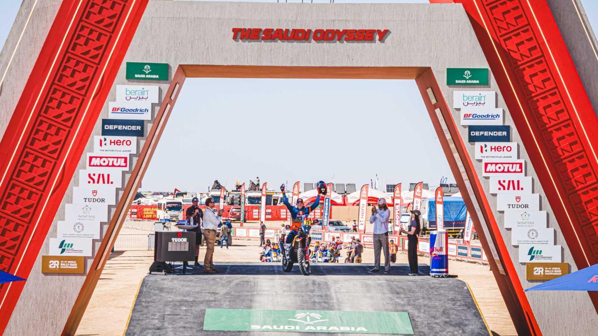 Canet, histórico líder del Dakar: "Soy el chico más feliz del vivac"