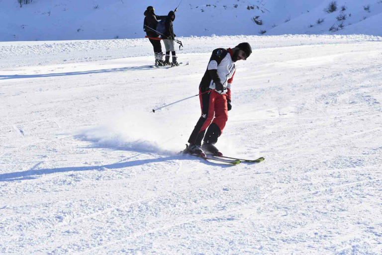 Kar yağışı sonrası Bitlis’te kayak tesislerinde yoğunluk