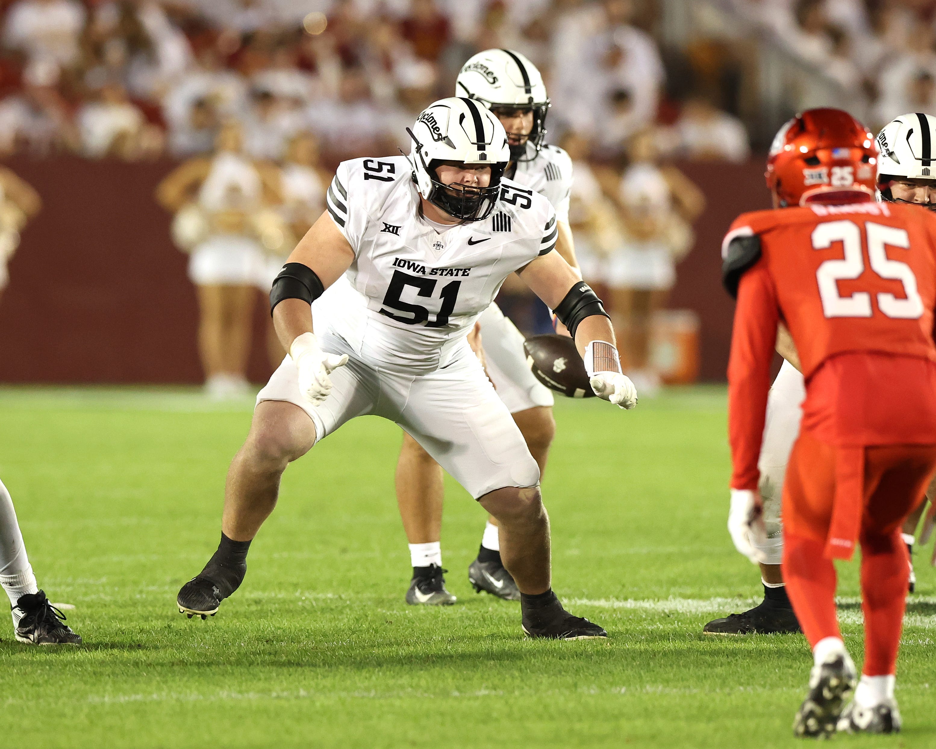 Nebraska hosting Big 12 offensive lineman