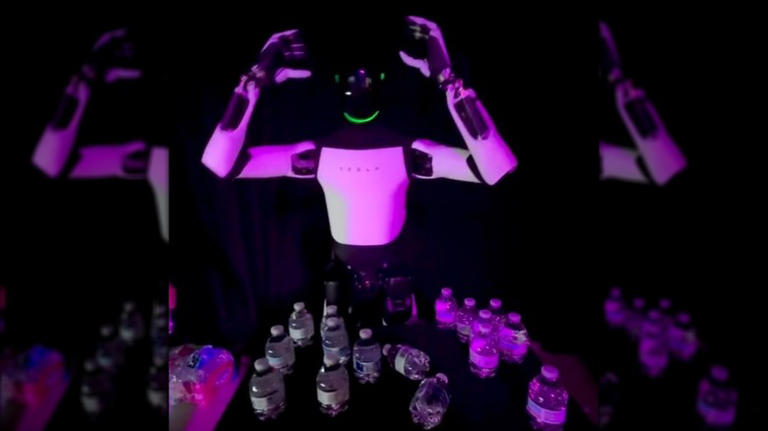 Tesla Optimus robot's public failure has to be seen to be believed