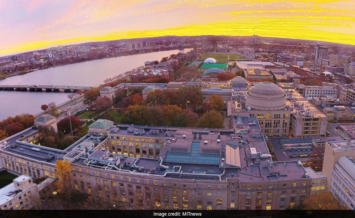 How difficult is admission to Massachusetts Institute of Technology (MIT)?