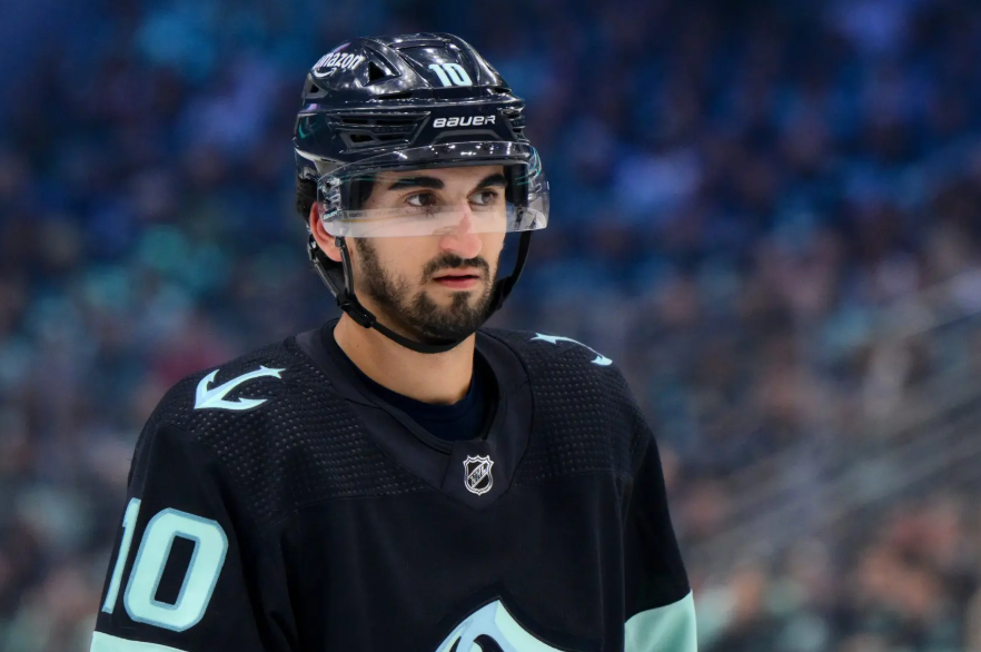 How did Matty Beniers lead Seattle Kraken to a shootout win over ...