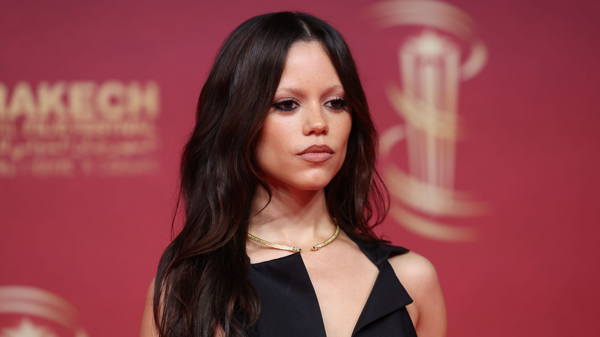 Jenna Ortega & Natalie Portman's new dark comedy thriller debuts with ...