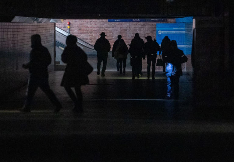 Cable fire cuts power to 50,000 Berlin households, 2,000 businesses