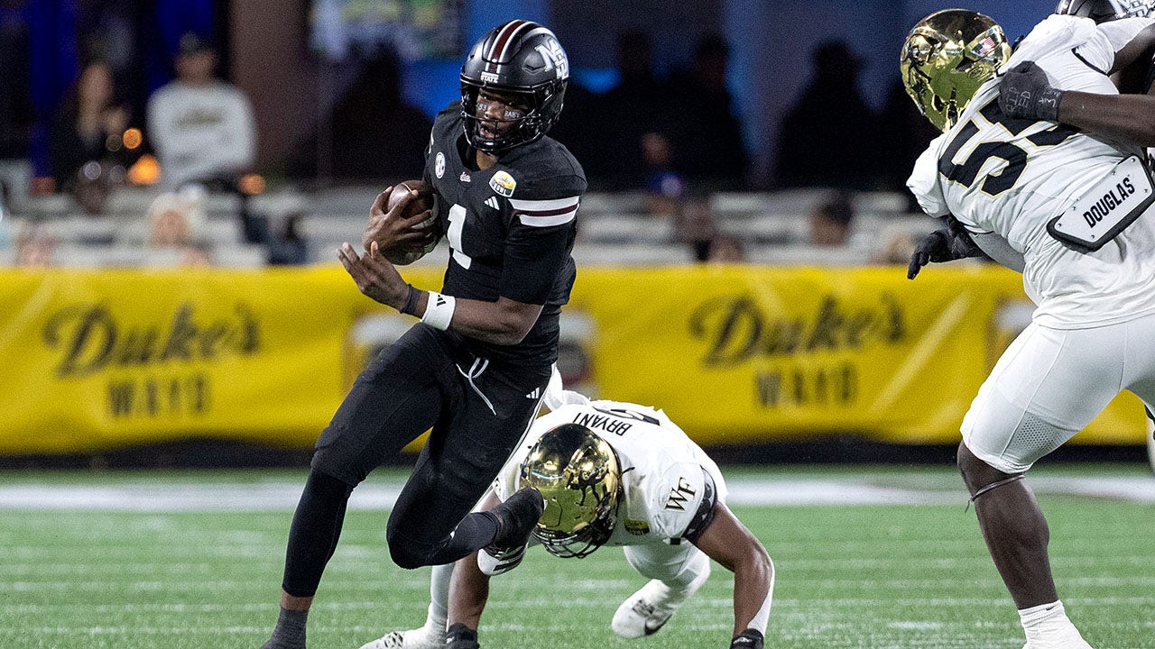 Mississippi State QB avoids disaster after appearing to suffer gruesome ...