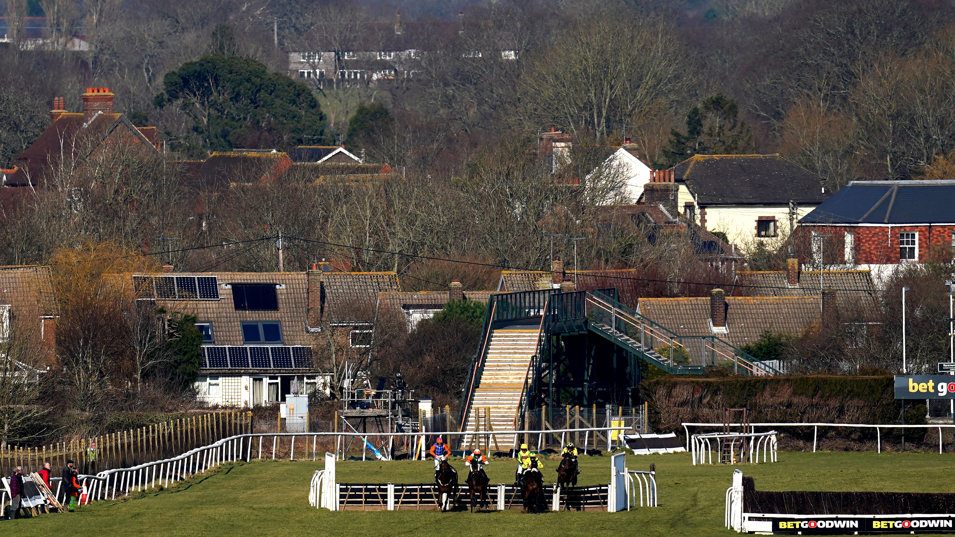 No British jump racing on Sunday as cards lost to cold snap
