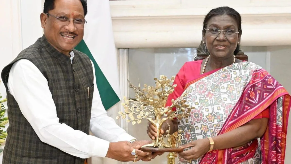 Chhattisgarh CM Sai invites President Murmu to Bastar Pandum 2026
